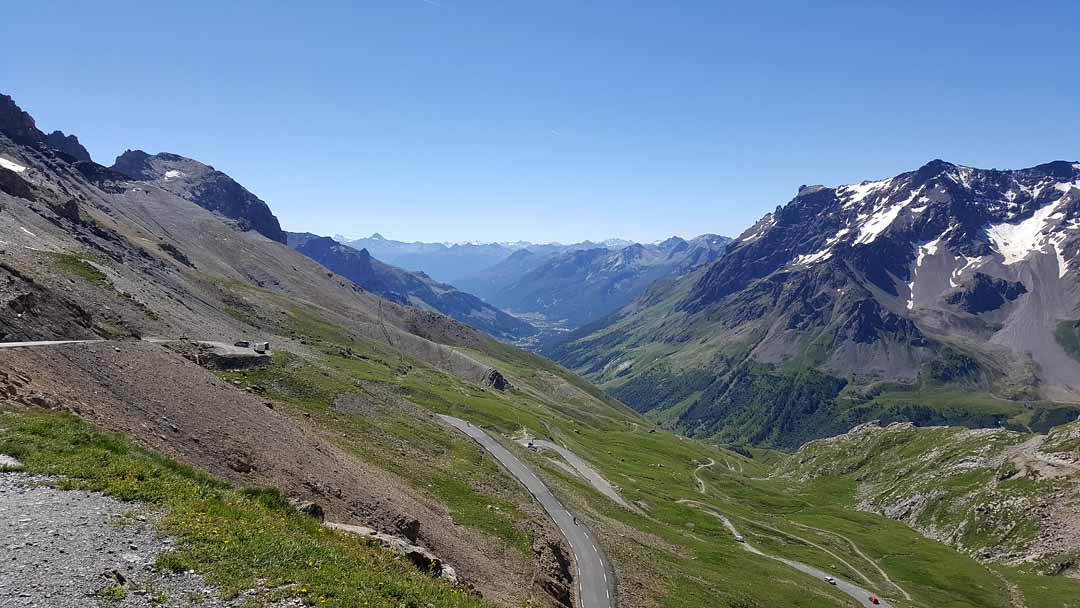 Découvrir la route des cols alpins en moto ou en vélo. – 38000 Km